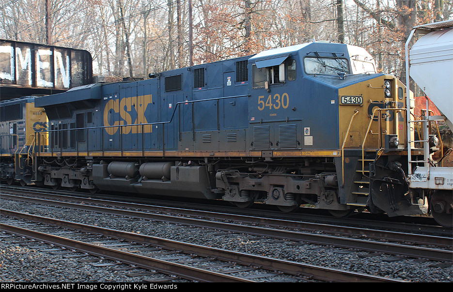 CSX ES40DC #5430 on Q300-04